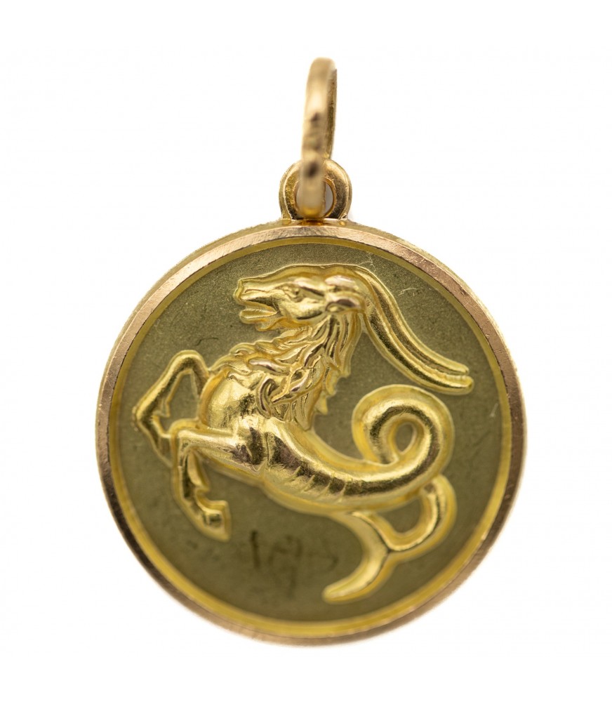 Capricorn - Vintage solid gold zodiac pendant - star sign charm