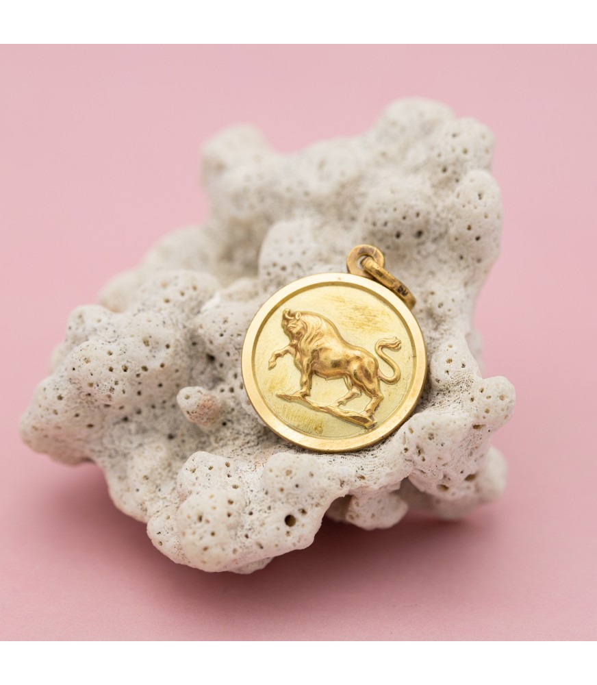 18k Vintage zodiac charm pendant - Taurus charm - solid yellow gold