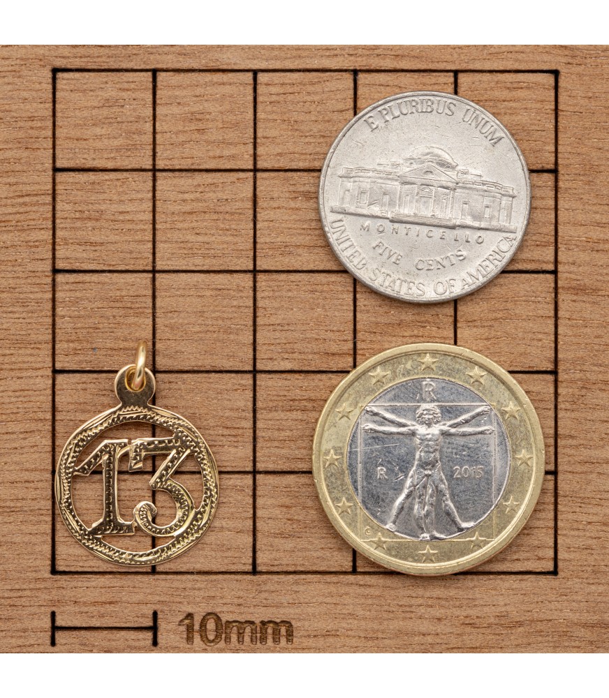Hand engraved 18K medal - nr 13 good luck charm - Love token