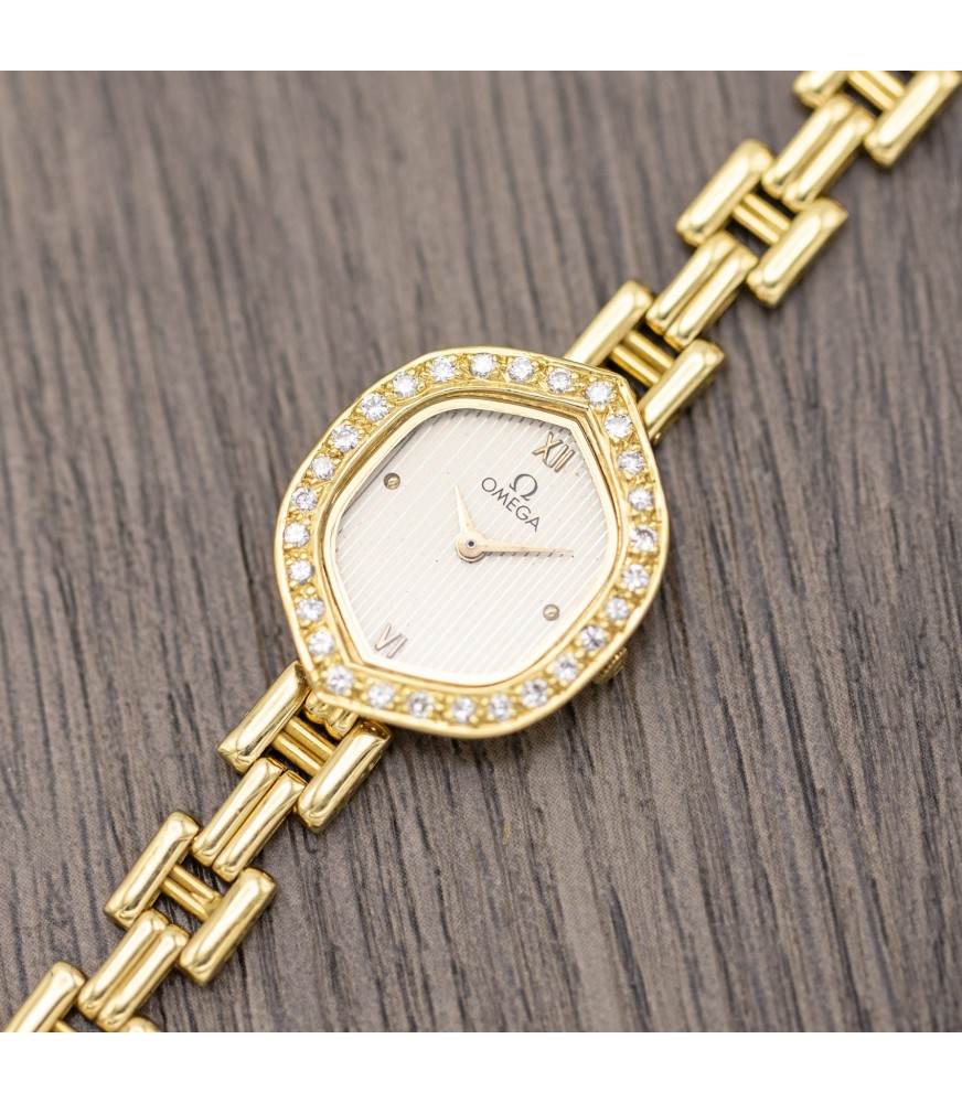 Omega Quartz - 18k Solid Yellow Gold & Diamond - Vintage Ladies ...