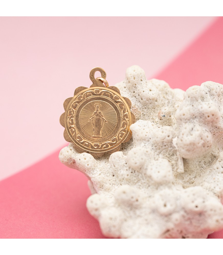 18K solid yellow gold Virgin Mary - 1930's Catholic pendant