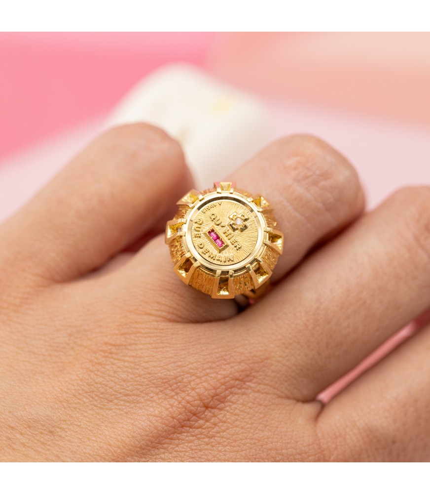 Plus qu'hier et moins que demain - Vintage gold Augis ring