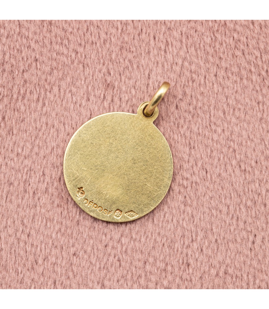 18 karat Vintage zodiac charm pendant - solid Gold Scorpio medallion